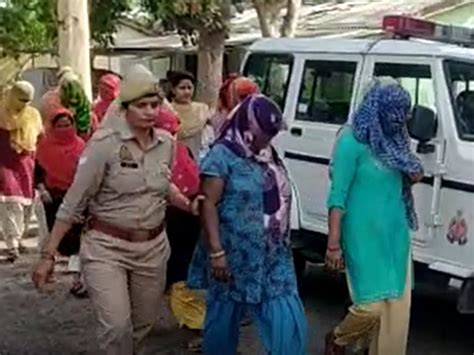 Sex Racket Running In Hapur Up Police Arrested Accused Including Nepali Girls
