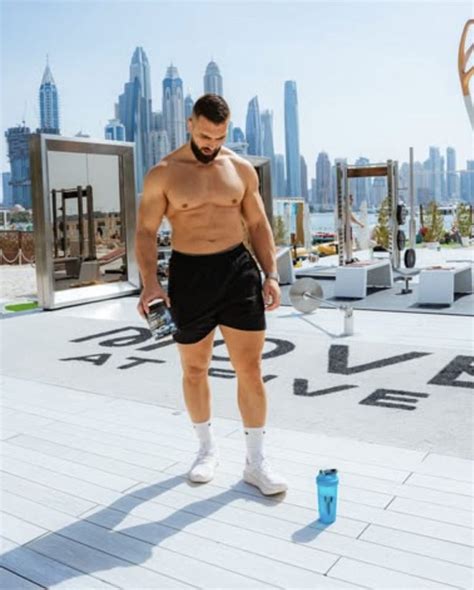 Alles Over Kosso Leeftijd Pre Workout Lengte Spelersvrouw