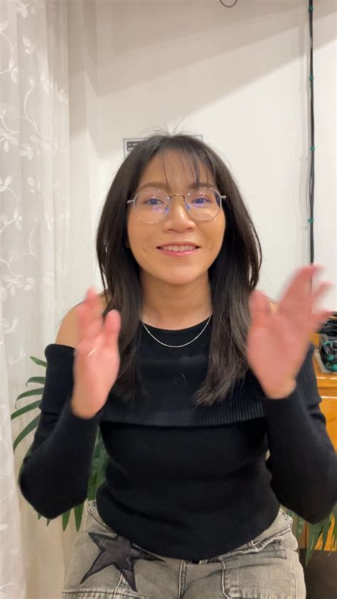 แคปชั่นไม่มีเอาแคปหมูไปก่อนนะ🐷🐷 โมนิซึกะฟ้าฟื้น โมนิซึกะ โมนิซึกะพาเพลิน โมนิซึกะ โมนิซึกะ