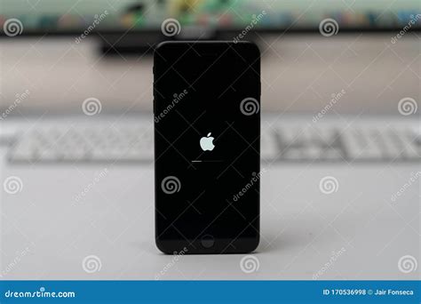 Apple Iphone Updated Ios Apple Icon And Status Bar On Screen