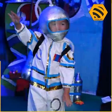 ГОЁ МЭДЭЭ 80 дугаар цэцэрлэгийн хамт олон гарын доорх материал ашиглан одон орон шинжлэх ухаан