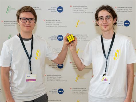 Magic Cube Solving Machine Jugend Innovativ