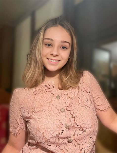 Cute And Free R Braless