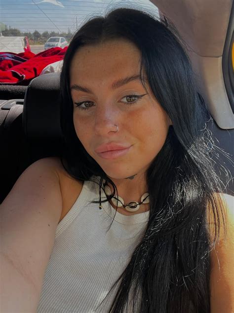 Sun Is Shining And So Are My Freckles Rfreckledgirls