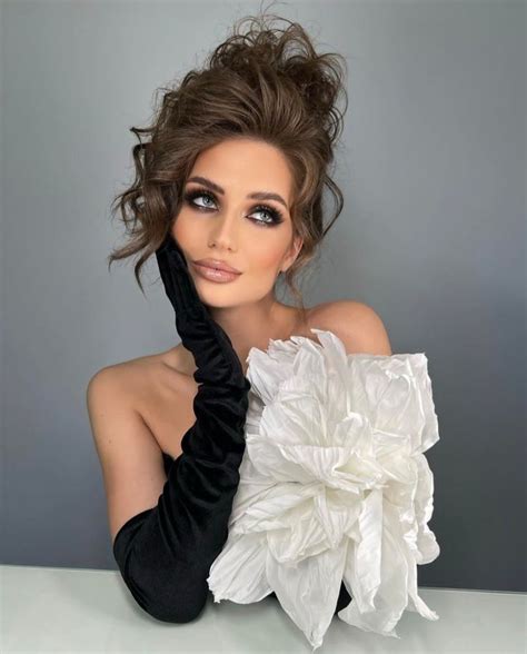 Pin By Irina Cher Va On Hairstyles Fashion Makeup Model Hair Hair Styles