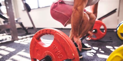 Рутина за тонизиране на глутеусите и краката у дома или във фитнеса