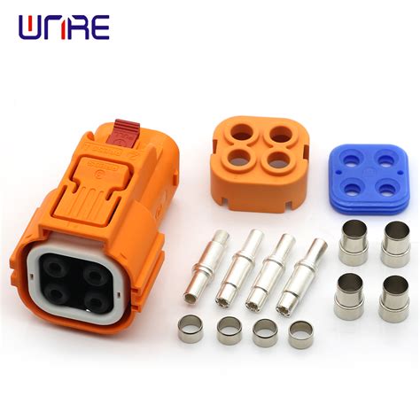 China Low Current Four Core Plug Connector New Energy Electric Vehicle