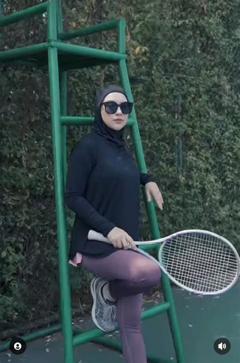 Gaya Sporty Irish Bella Berolahraga