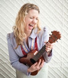 Victoria Vox Ukulele Rnz
