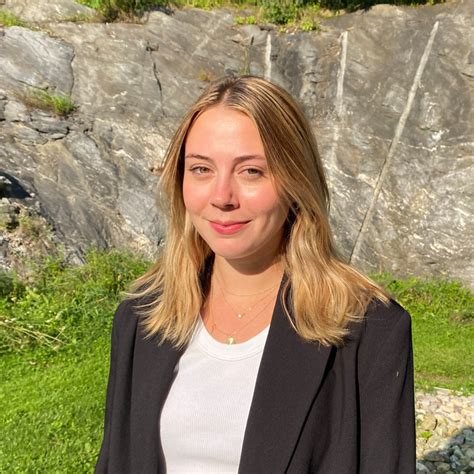 Elisabeth Seiple Peer Educator Middlebury Center For Health And Wellness Middlebury College