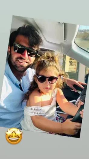 فارسی حرف زدن بامزه دختر خارجی کریم انصاری فرد عکس همسر و دخترش