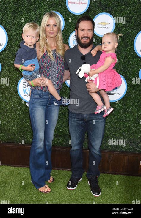 Dekker Gosselaar Catriona Mcginn Mark Paul Gosselaar And Lachl