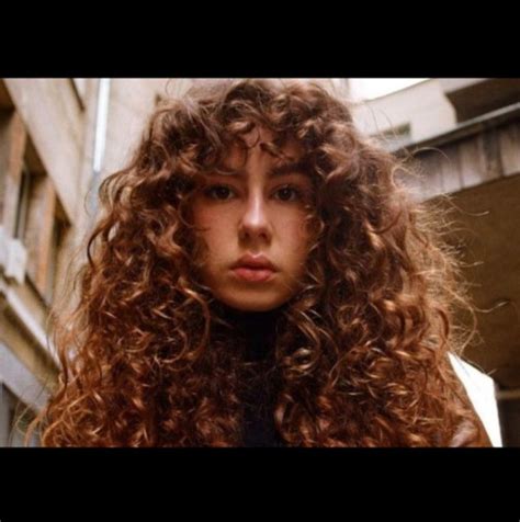 Красивата президентска дъщеря Дарина Радева със смела промяна във визията ала Мерилин Монро