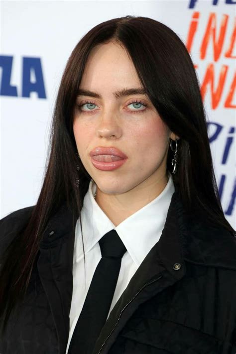 Pin Su Billie Eilish Nel 2024 Celebrità Cantanti Donna