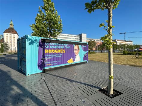 Le Curiosity Cube De Merck Fait Escale à Saint Quentin Fallavier