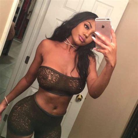 Foto De Poking Through