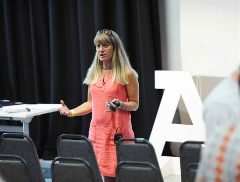 Applying Agile Working Solutions Being Agile