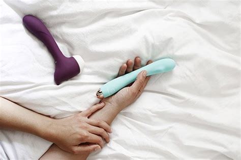 Ng T Nh N Quan H V I Nhau Nh Th N O