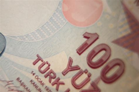 Турската лира повторно доживеа колапс