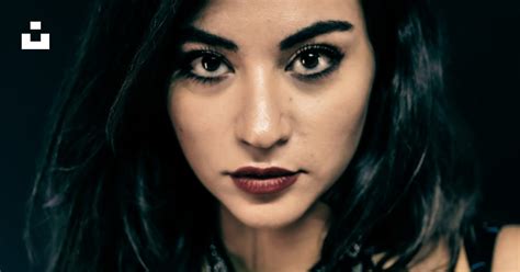 긴 검은 머리를 가진 여자 사진 Unsplash의 무료 이집트 이미지