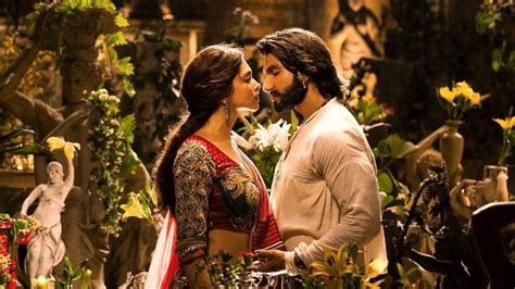 When Ranveer Singh Recalled His First Intense Kiss With Deepika