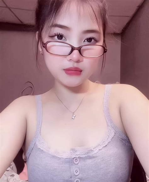 สาวลาวแดนจำปา🇱🇦💖🌹 สุดยอดสาวลาวน่ารัก น้องส้ม สาวท่าแขก ยิ้มทีใจละลาย