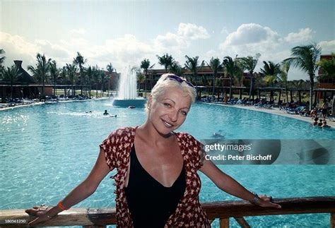 Manon Strache Am Rande Der Dreharbeiten Zur Zdf Reihe Traumschiff News Photo Getty Images