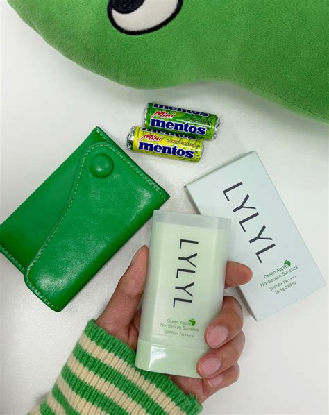 릴릴 Lylyl Lylylofficial • Instagram Photos And Videos