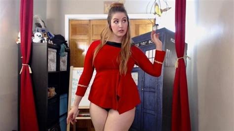 Pin On Star Trek Cosplay Star Trek Cosplay Attractive Female Cosplay Woman