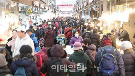 대형마트가 주변 상권 살린다…“복합상권으로 상생 모색해야”