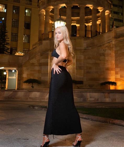 Jemma Wakefield Style Clothes Outfits And Fashion • Celebmafia