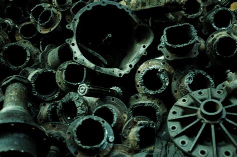 오래 된 자동차 엔진 부품 재활용 오래 된 자동차 엔진 엔진 폐 차장 0명에 대한 스톡 사진 및 기타 이미지 0명 강철