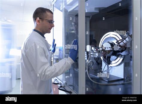 Man X Ray Machine Hi Res Stock Photography And Images Alamy