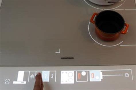 PLN Bikin Gerakan Konversi Satu Juta Kompor Elpiji Ke Kompor Induksi