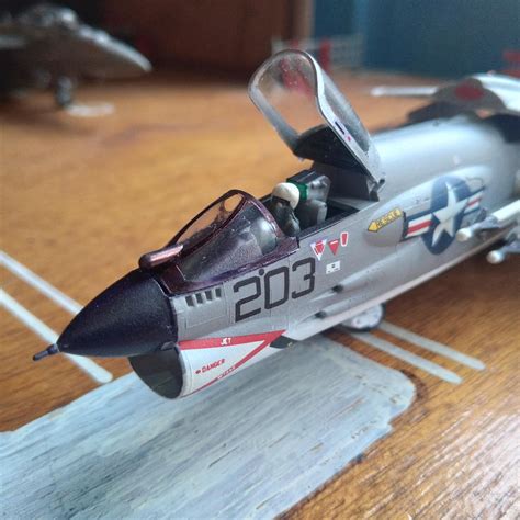 Hasegawa 1 72nd Scale Vought F 8e Crusader 203 And Ah Of 162nd