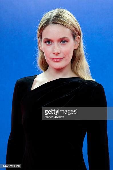 Us Actress Rachel Keller Attend The El Peor Vecino Del Mundo News