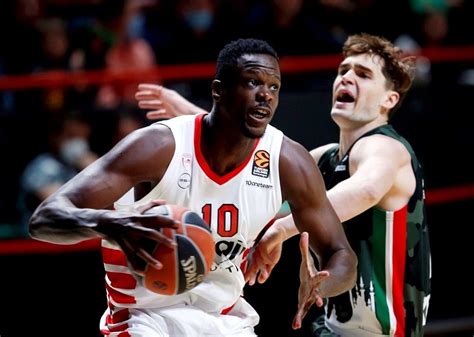 Finale Grèce Moustapha Fall Et Olympiakos Mènent 2 0 Face Au