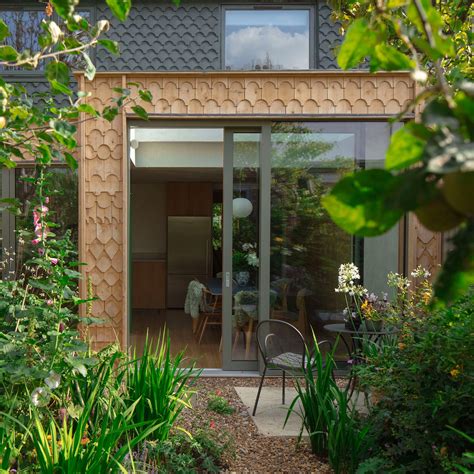 Heliotrope Uses Warm And Subdued Materials For Seattle House Extension