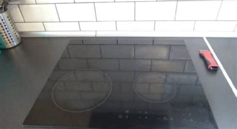 Ефективні способи очистити скляну плиту і позбутися їжі що пригоріла Читайте на Ukr Net