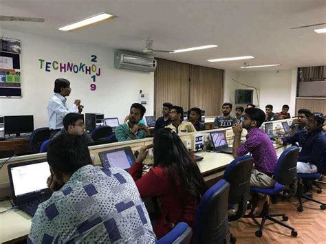 Guest Expert Lectures In Vadodara For Computer Science And It Arth Training Institute