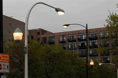 Bad Street Lights In Chicago Energy Efficient But Bad For Light
