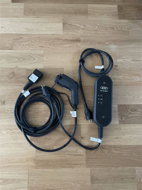 Yahoo オークション アウディ純正 充電用ケーブル 新品未使用