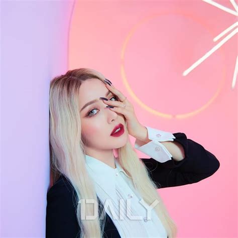 데일리 2ne1 씨엘 메이크업 아티스트→500만 유튜버→ 화장품 브랜드까지 런칭한 그녀 인플루언서 포니 메이크업아티스트포니