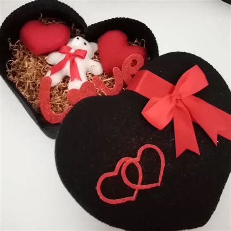 کمدا قیمت و خرید جعبه کادو رنگ مشکی قرمز سایز معمولی