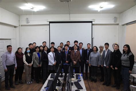 🔹Мэдээлэл зүйн хичээлийн цахим хэрэглэгдэхүүн хүлээлгэн өгөх арга хэмжээ амжилттай зохион