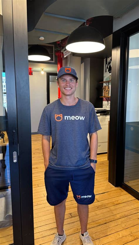 Just In Time For Ny Fashion Week Matt Acker Gives You The Meowtfit Meow