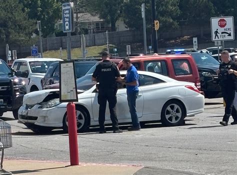 Car Crashes Into Joplin 7th Street Walmart Ksnfkode