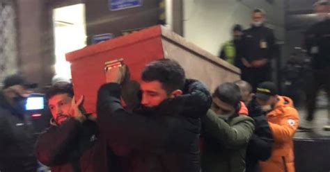 დავით ხახალეიშვილის ცხედარს თბილისის აეროპორტში ქართველი ძიუდოისტები დახვდნენ