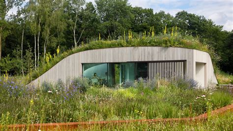 Willemsenu Submerges House Under The Ground In The Netherlands