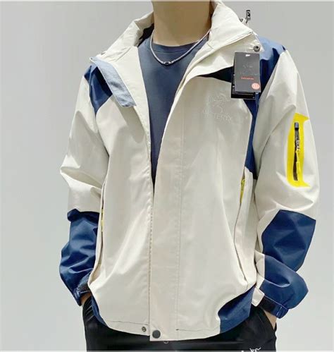 아크테릭스 배색 후디 등산바람막이 점퍼 남성 티몬